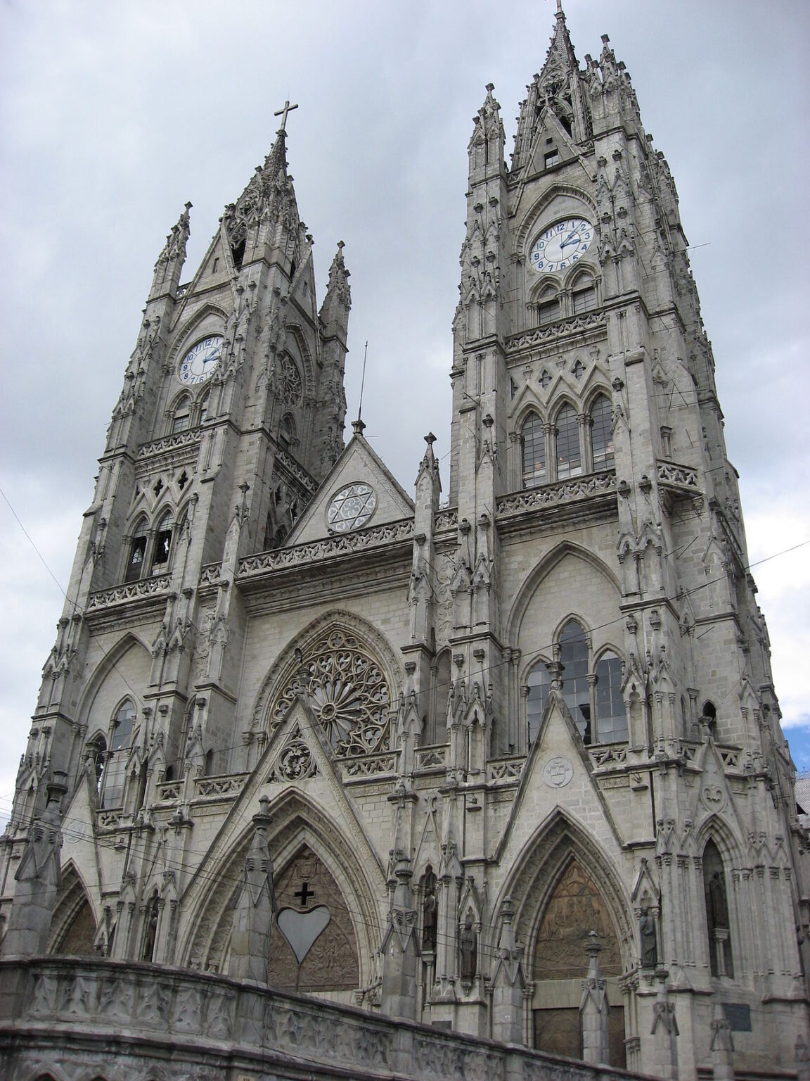 A Guide to Neo-Gothic Architecture: What Is It and How Does It Differ ...